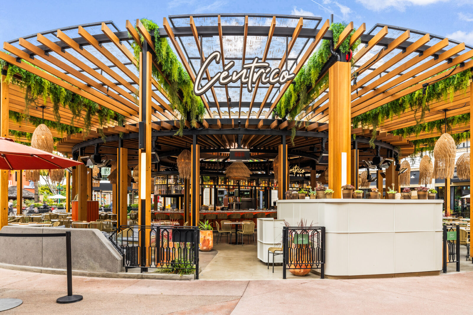 Best Outdoor Electric Heaters For Yachts & Cruise Ships - Bromic ...