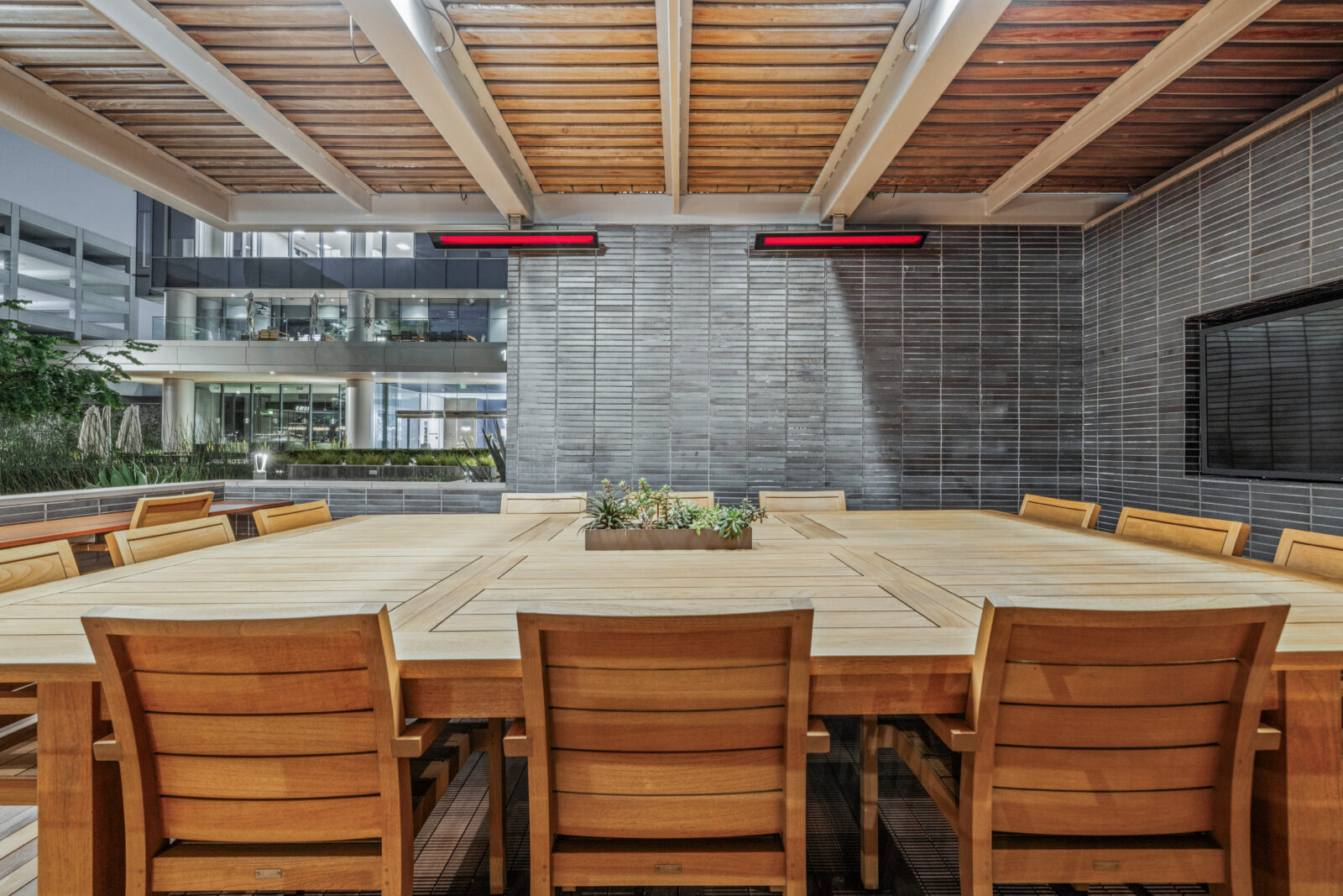 Best Outdoor Electric Heaters For Yachts & Cruise Ships - Bromic ...